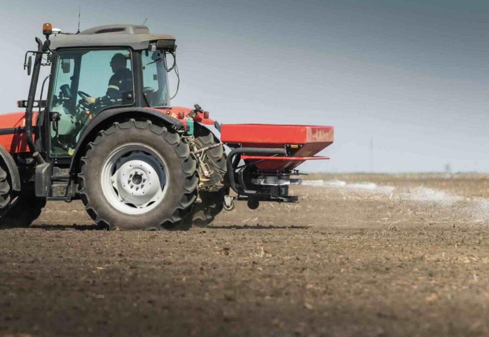 Engrais : la Commission européenne s'engage à suspendre le MACF ...